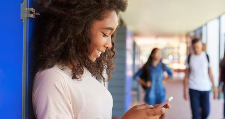 How Texting Affects a Student’s Academic Abilities - Learning Liftoff
